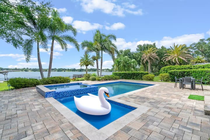Lake House + Pool, Dock, Walk To Universal Studios - Orlando
