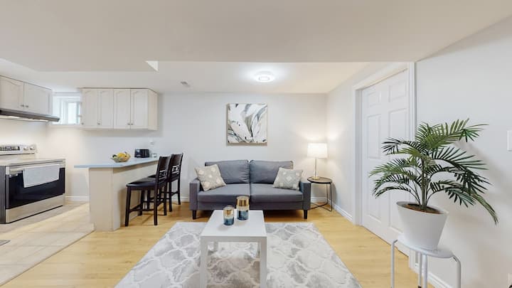 Brand New 2 Beds,1 Bath Basement - 마크험