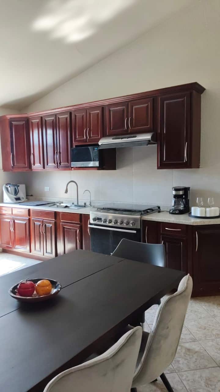 Hermosa Casa De 3 Recámaras. - チワワ