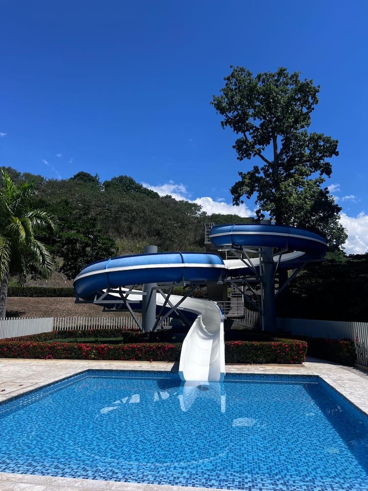 Hermosa Vista Piscina &Tobogán. A/c. 6 Pax | 2 Hab - Santa Fé de Antioquia