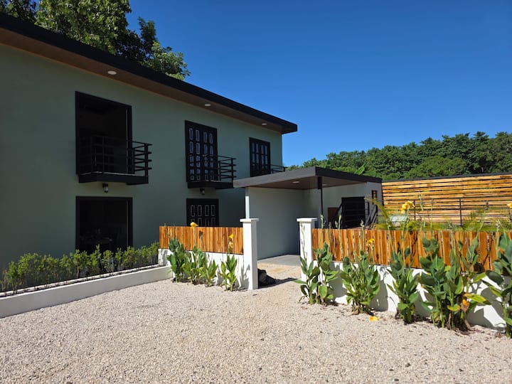 Playa, Ríos, Montaña Todo Muy Cerca - Nicoya