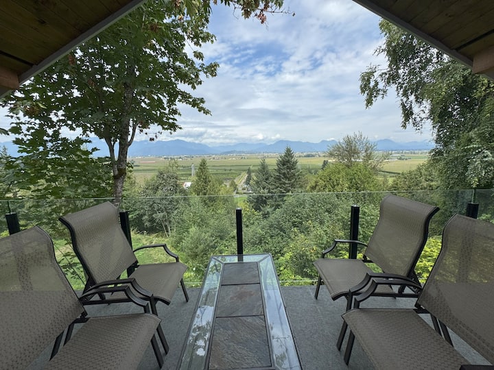 Family-friendly Carriage House - Chilliwack