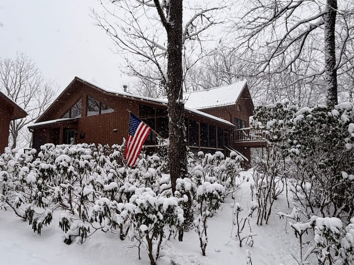 Winter Is Here, And The 
Hot Tub Is Ready! - Lake Toxaway, NC