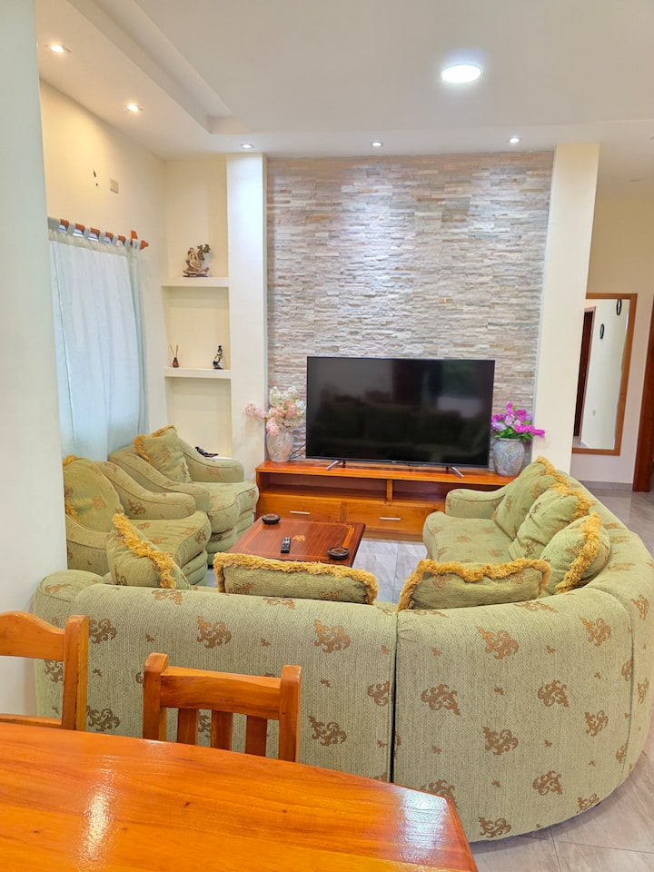 Un Lugar Amplio Y Cómodo - Puerto Ayora