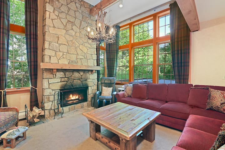 Snowbridge Stratton Ski In/out Trailside 4 Bdrm - Stratton Mountain, VT