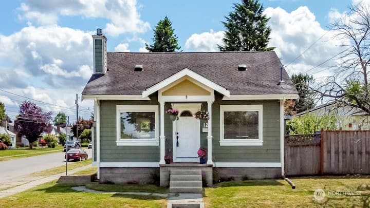 Charming Quiet Tacoma Bungalow Near Dome/downtown - Tacoma, WA
