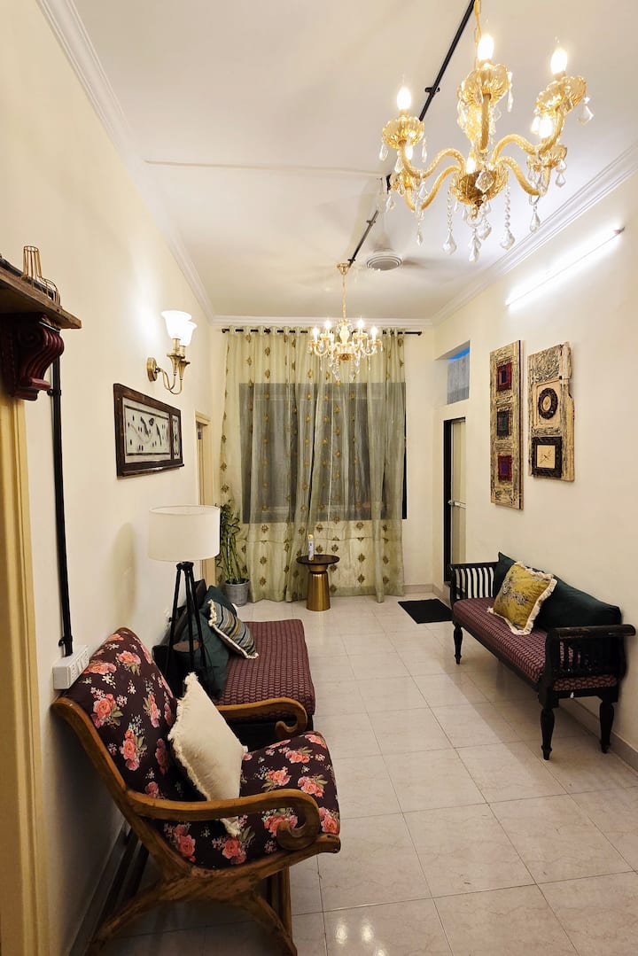 Bandra Delight | Compact 2 Bed | Centrally Located - 뭄바이