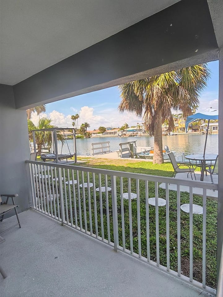 "Oasis" Waterfront*treasure Isle Gem*mins To Beach - Treasure Island, FL