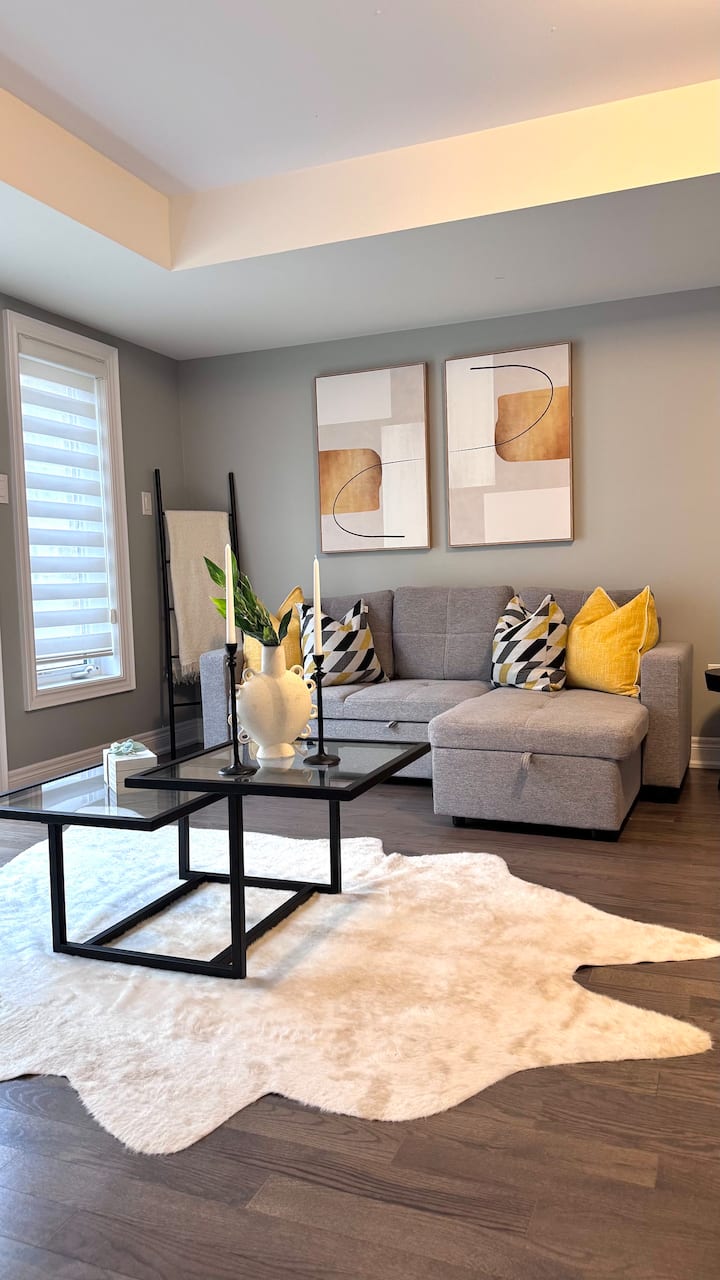 Newly Renovated Suit With Free Parking - Ontário