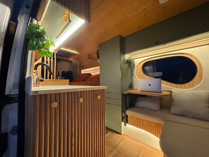 Cocon Van Life | Free Aquarium Pass+walk To Beach - Big Sur, CA
