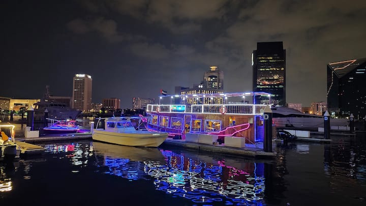 Pod Near Creek, Metro, Airport - Dubái