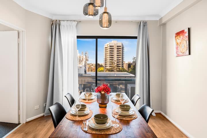 Elegant 2br Apt Near Waca, Optus With Pool & Gym - Nedlands