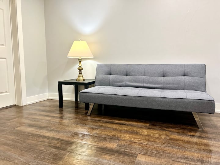 Convenient One-bedroom Apartment - Bradford