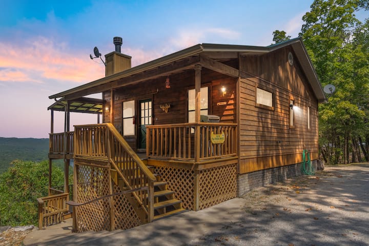 River View, Sleeps 6, Hot Tub - Eureka Springs, AR