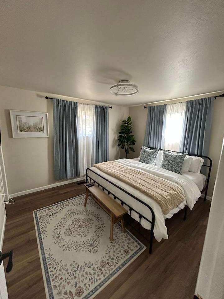 The Dundee - Pueblo, CO