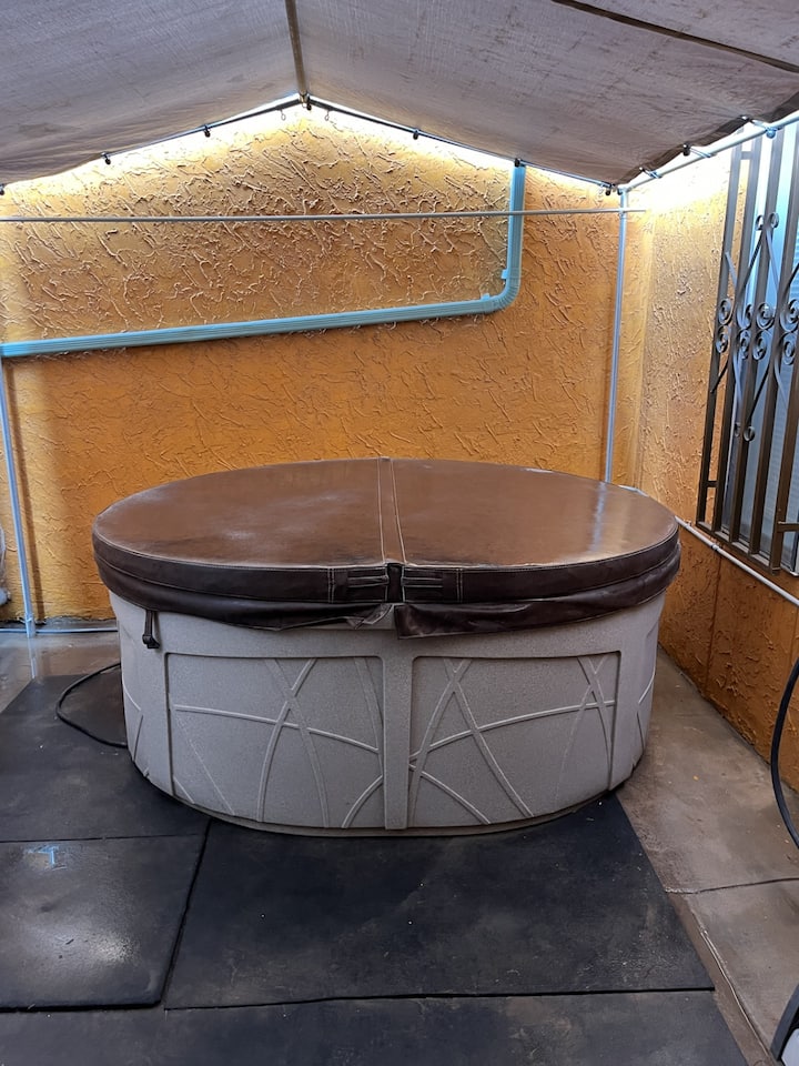 Hottub Haven Near Lee Trevino - El Paso, TX