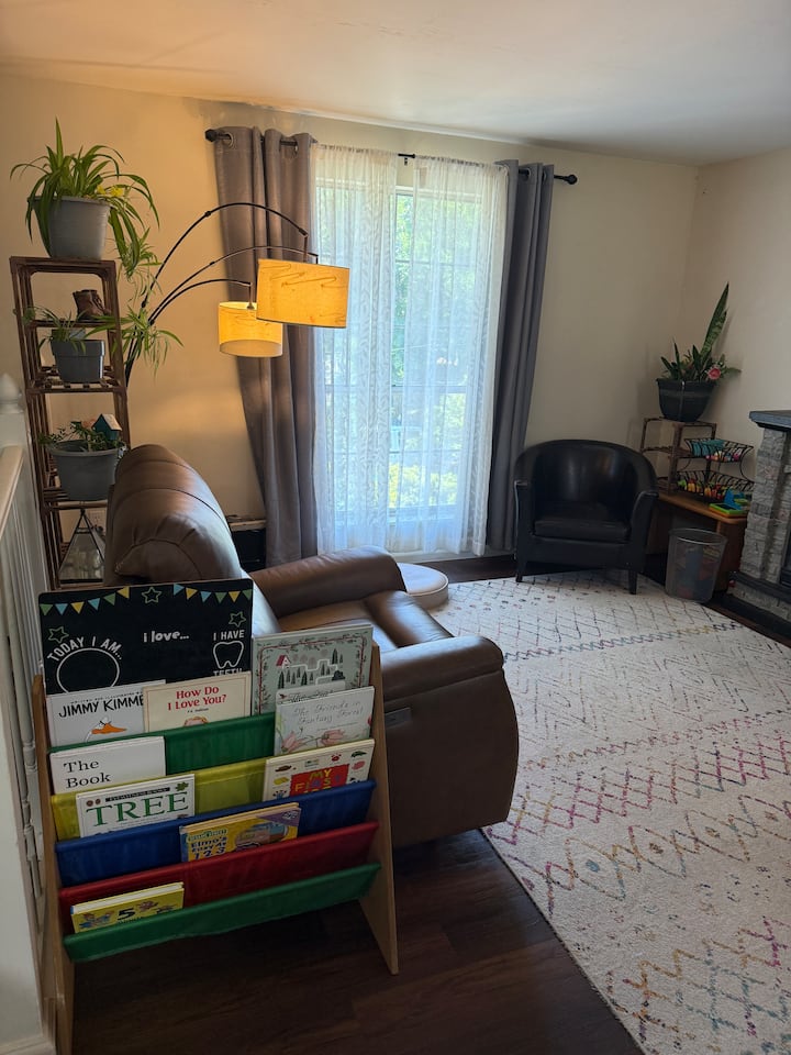 Baby & Dog Friendly Home Near Butterfly Pavilion - Westminster, CO