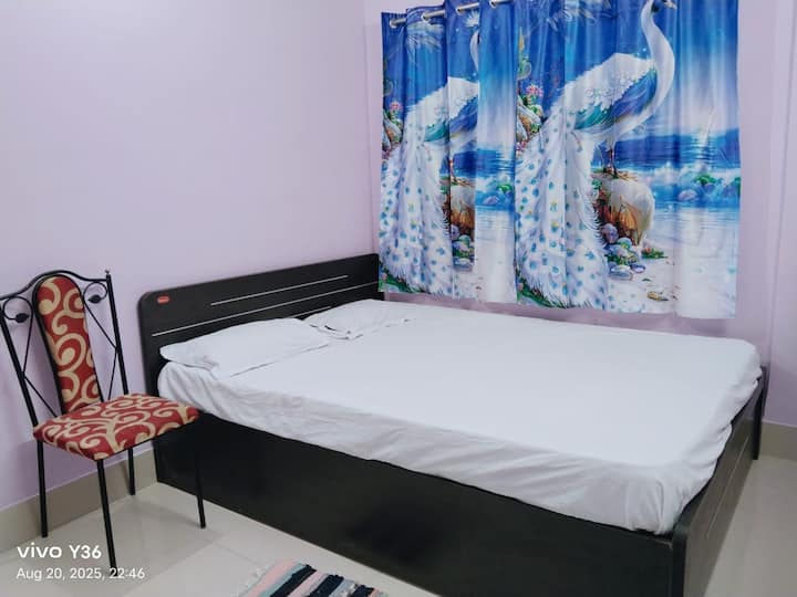 Affordable & Cozy Stay;@ruby Hosp & Acropolis Mall - Calcuta, WB, India