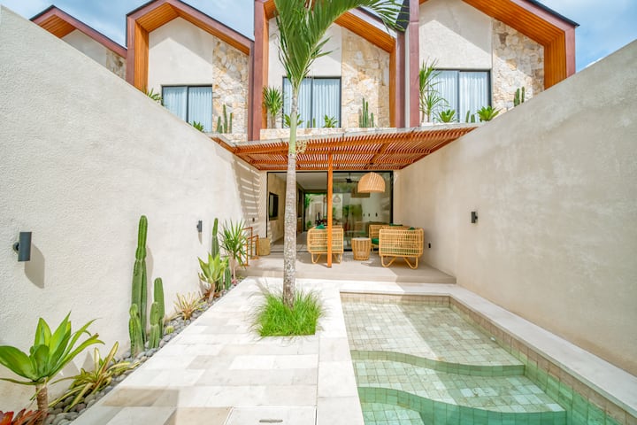 New Luxury Arrecife Villas - Indonesia