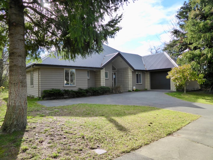 Hanmer Retreat – Walk To Village - Hanmer Springs