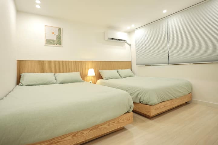 Licensed Stay/ Aug 2025 Reno/ 5 Min To Hongdae/ 2f - Seoul