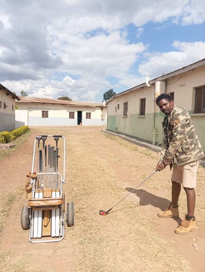 Q Running. Com Tours - Malawi