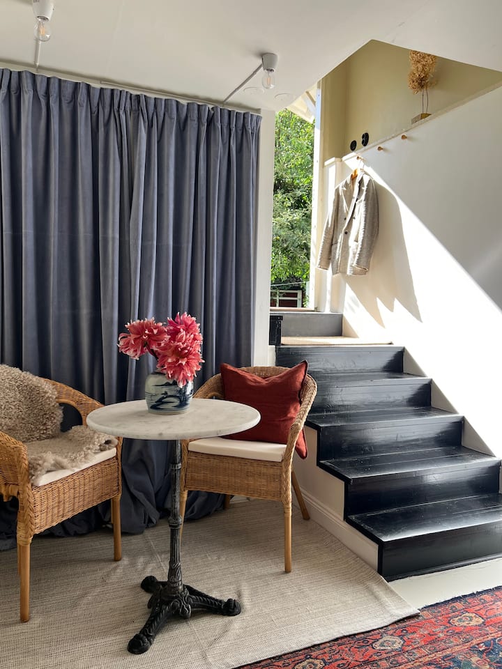 Cozy Design Studio Flat Enskede – Close To City - Stockholm