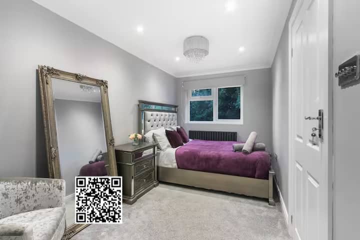 Spacious 5 Bedroom Home | 3 Bathrooms | Parking - Hertfordshire