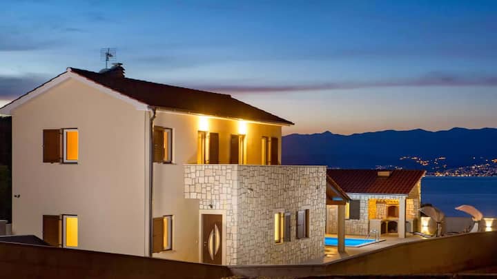 Villa Giulietta + Sea View + Heated Pool + 8 Pax - Vrbnik