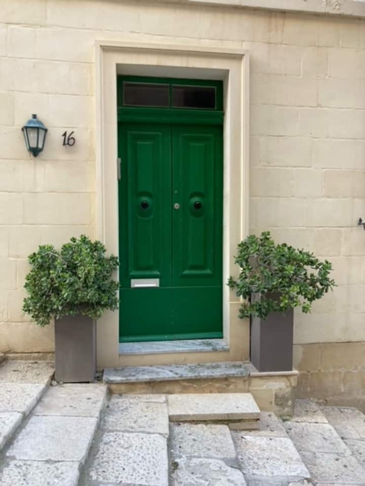 Unique Townhouse In Valletta Close To Grandharbour - Valletta