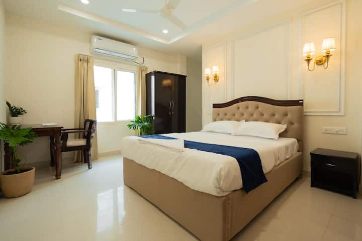 Cozy Bedroom In Banjara Hills - Hyderabad