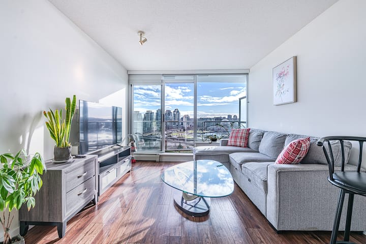 Dt High-rise Condo 1bed+1den -