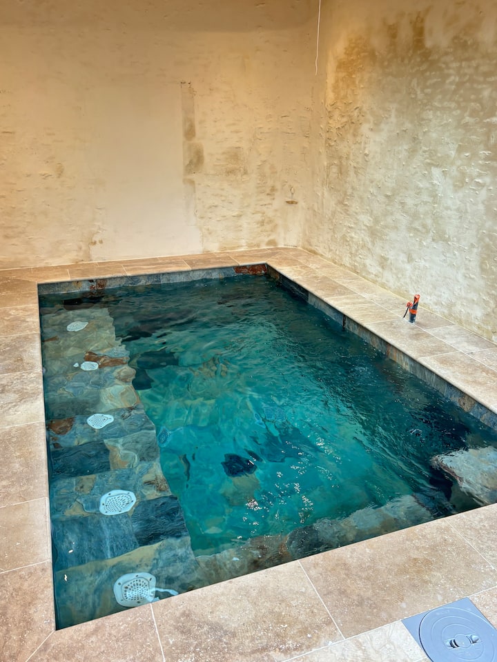 Le Jardin Secret-piscine Balnéo Couverte Chauffée - Cognac