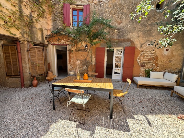 La Cour Des Ocres - Roussillon