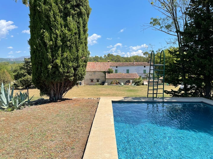 Maison Provençale De 250m² - Var