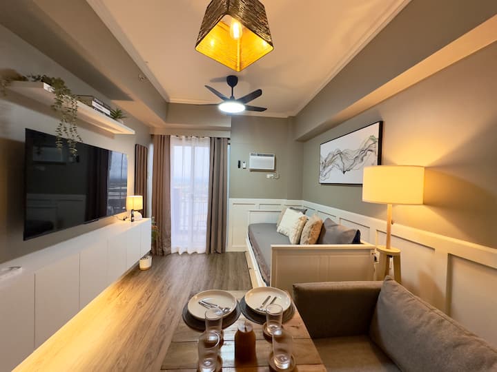 Stylish Condo In Las Piñas • Behind Robinsons Mall - Las Piñas