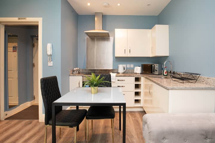 Serviced 1-bed In Bustling Kelham - Free Wi-fi - Sheffield