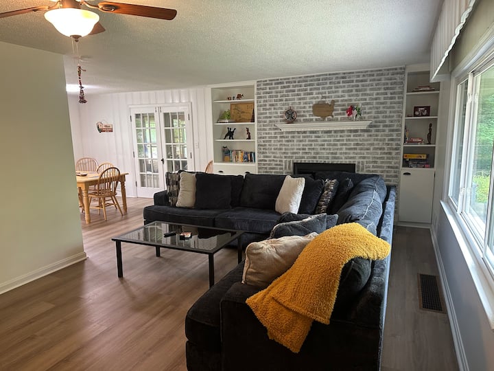 Hidden Chestnut - Across The Street From Campus - 이스라엘 타운쉽