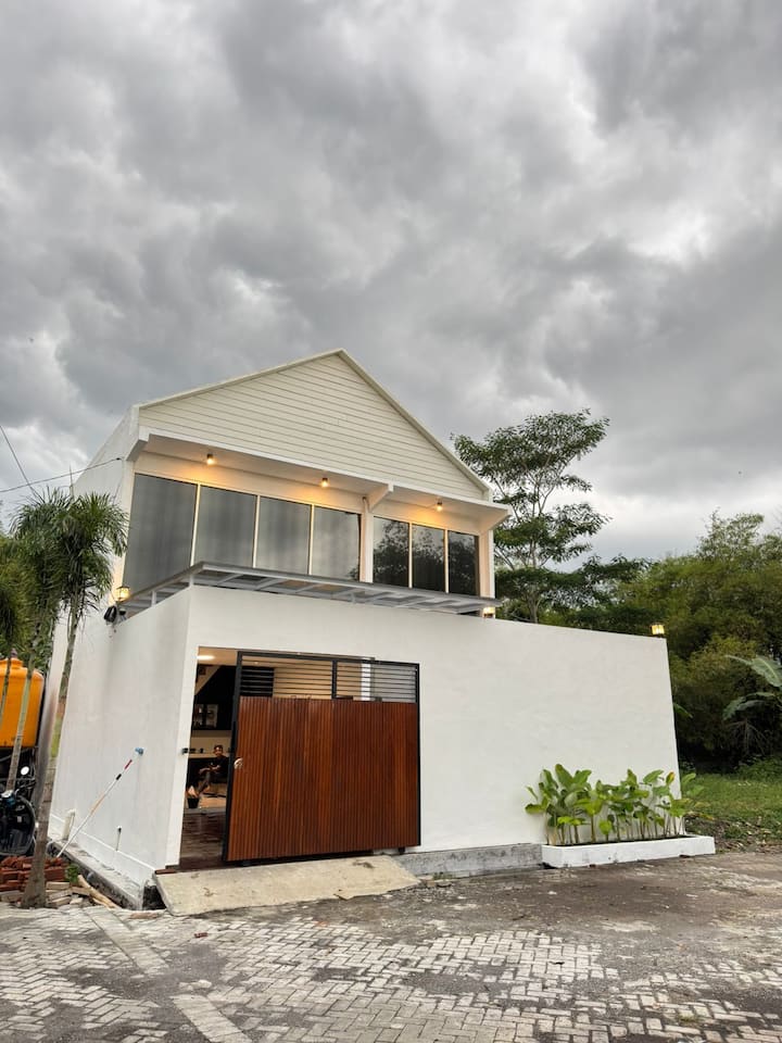 Villa Dekat Kampus Unej Di Kota Jember - Jember