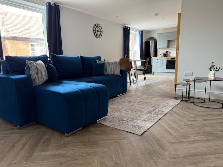 Luxury Holt Duplex · Bath Suite - Cromer