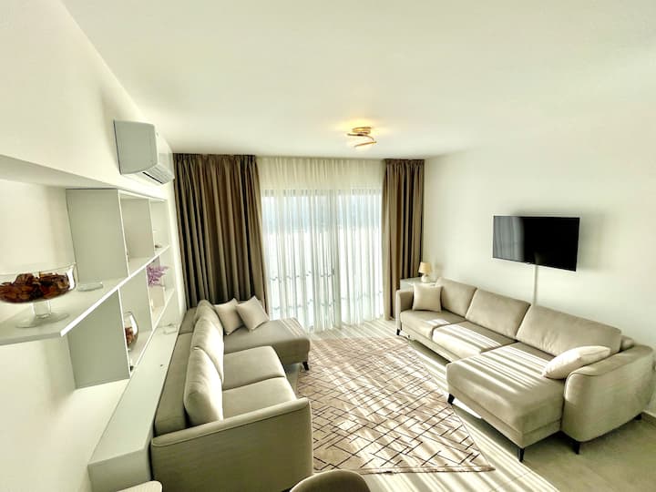 Kyrenia Luxe Beachfront Studio By Uniquehomes - Girne