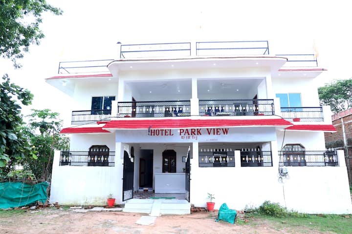 Luxury Hotel In The City Center - Khajuraho