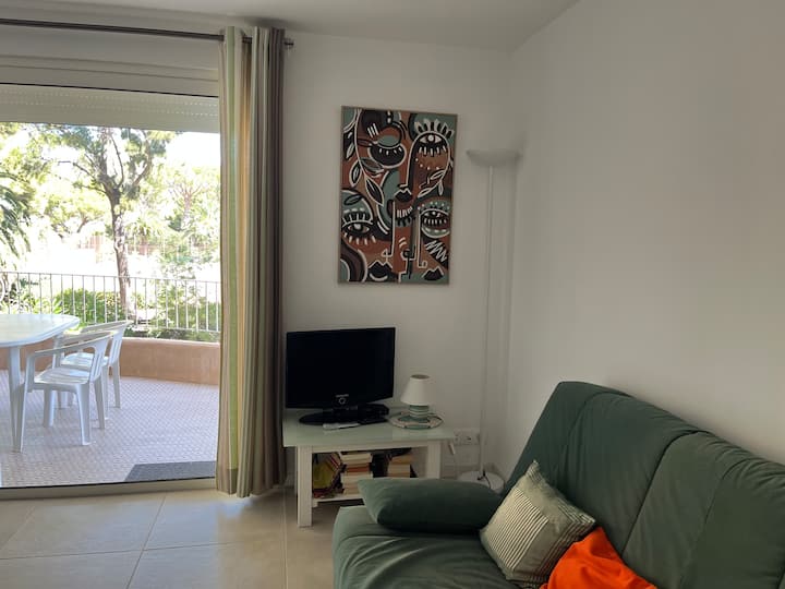 T3 Rez - Chaussée , 70 M2, Terrasse 
 ,Calme - Cavalaire-sur-Mer