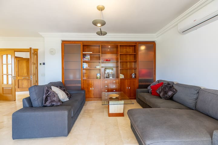 Villa With Stunning View Of The Lake - Alcúdia