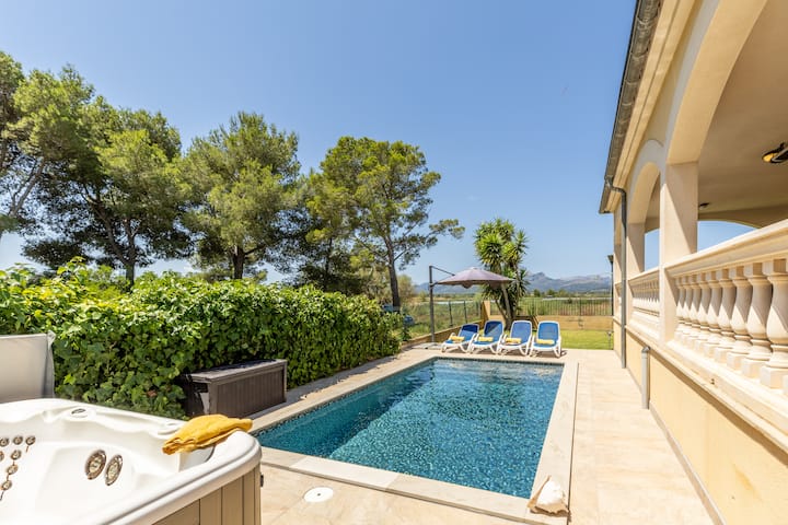 Villa With Stunning View Of The Lake - Alcúdia