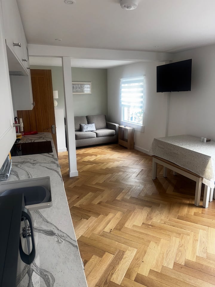 Flat In Royal Wootton Bassett - Marlborough