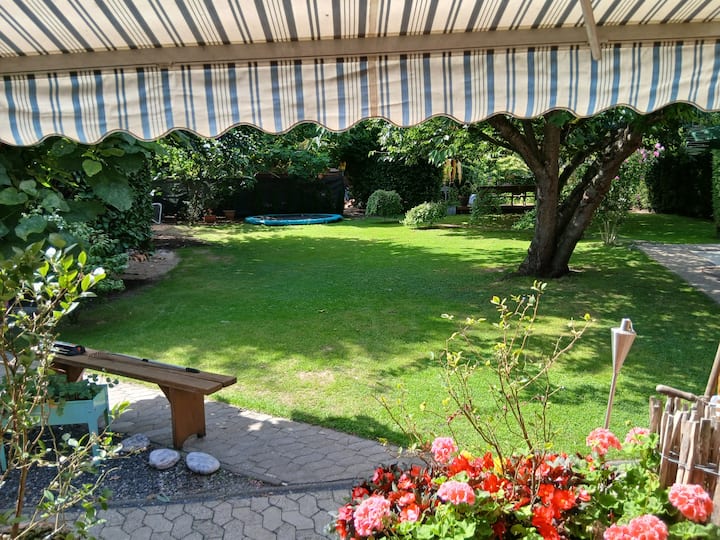 Charmantes Appartement Im Grünen - Düsseldorf