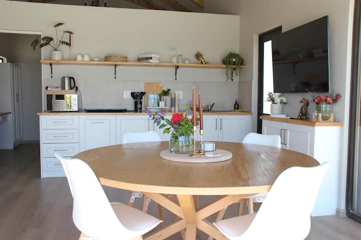 Joetsie Lodge - Zircon 1 - Lutzville