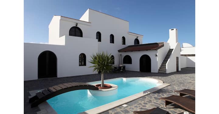 Villa Waikiki, Private Pool, Beaches & Nightlife - Corralejo