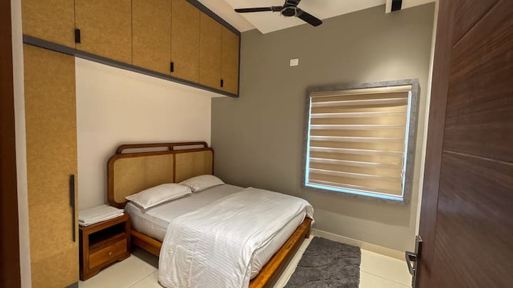 Thulasi Avenue Compact Room - Pollachi